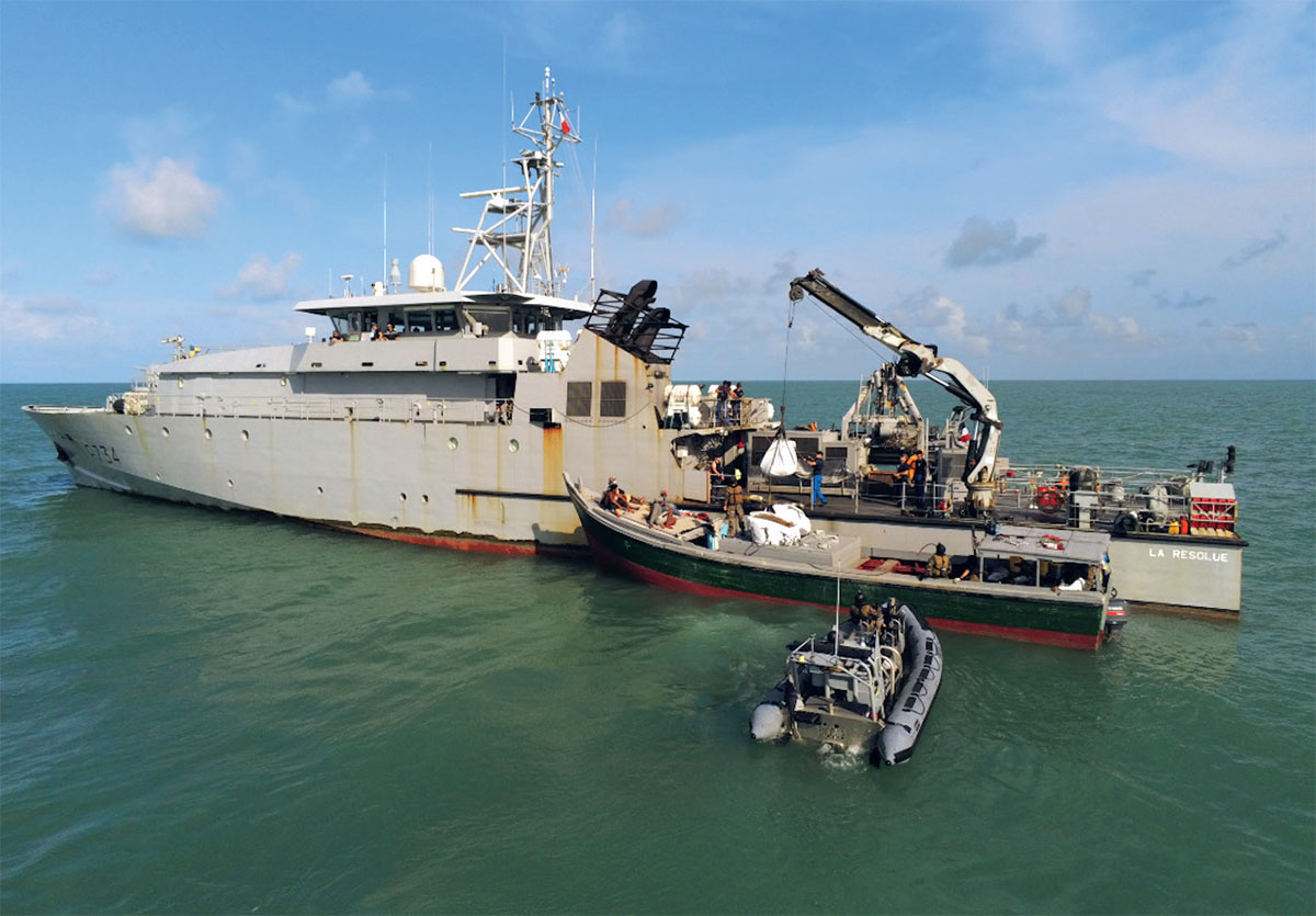 Vaste opération contre la surpêche en Guyane - Magazine Raids