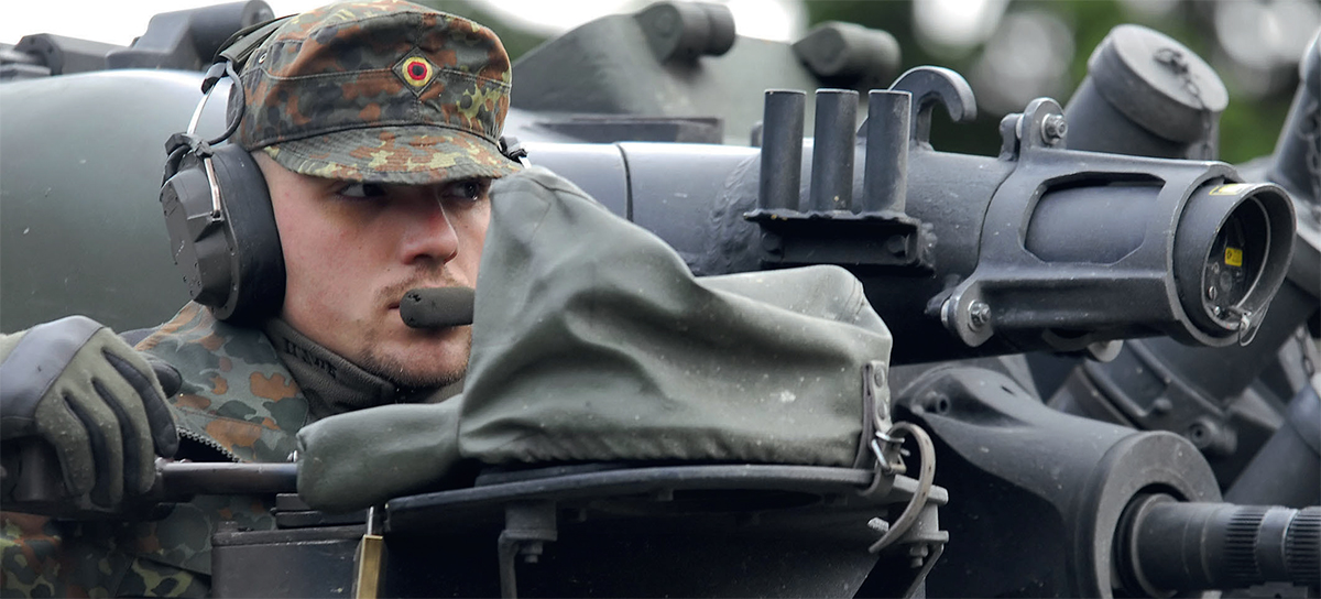 Allemagne : « pierre angulaire » - Magazine Raids