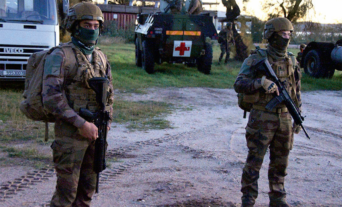 Le « Dixmude » répète « Orion » - Magazine Raids