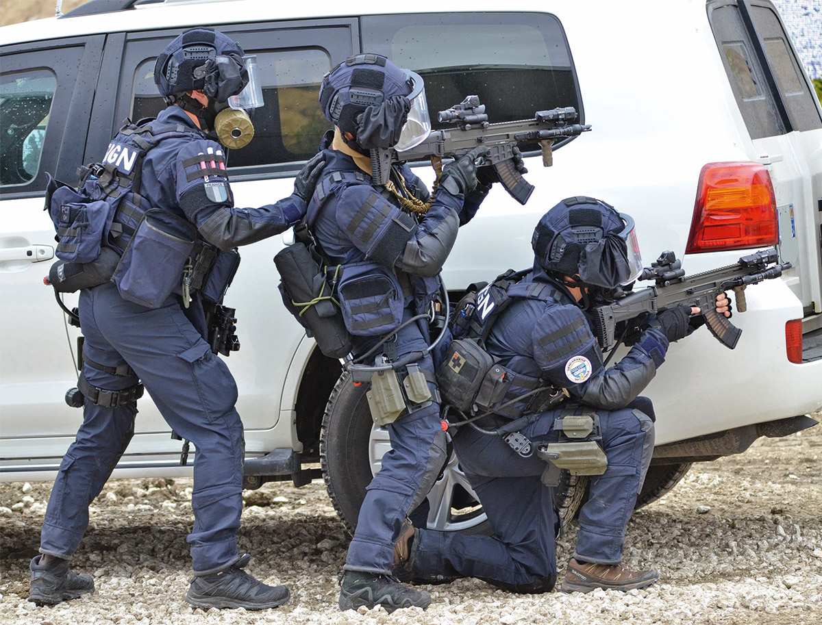GIGN 50 ans d'intervention - Magazine Raids