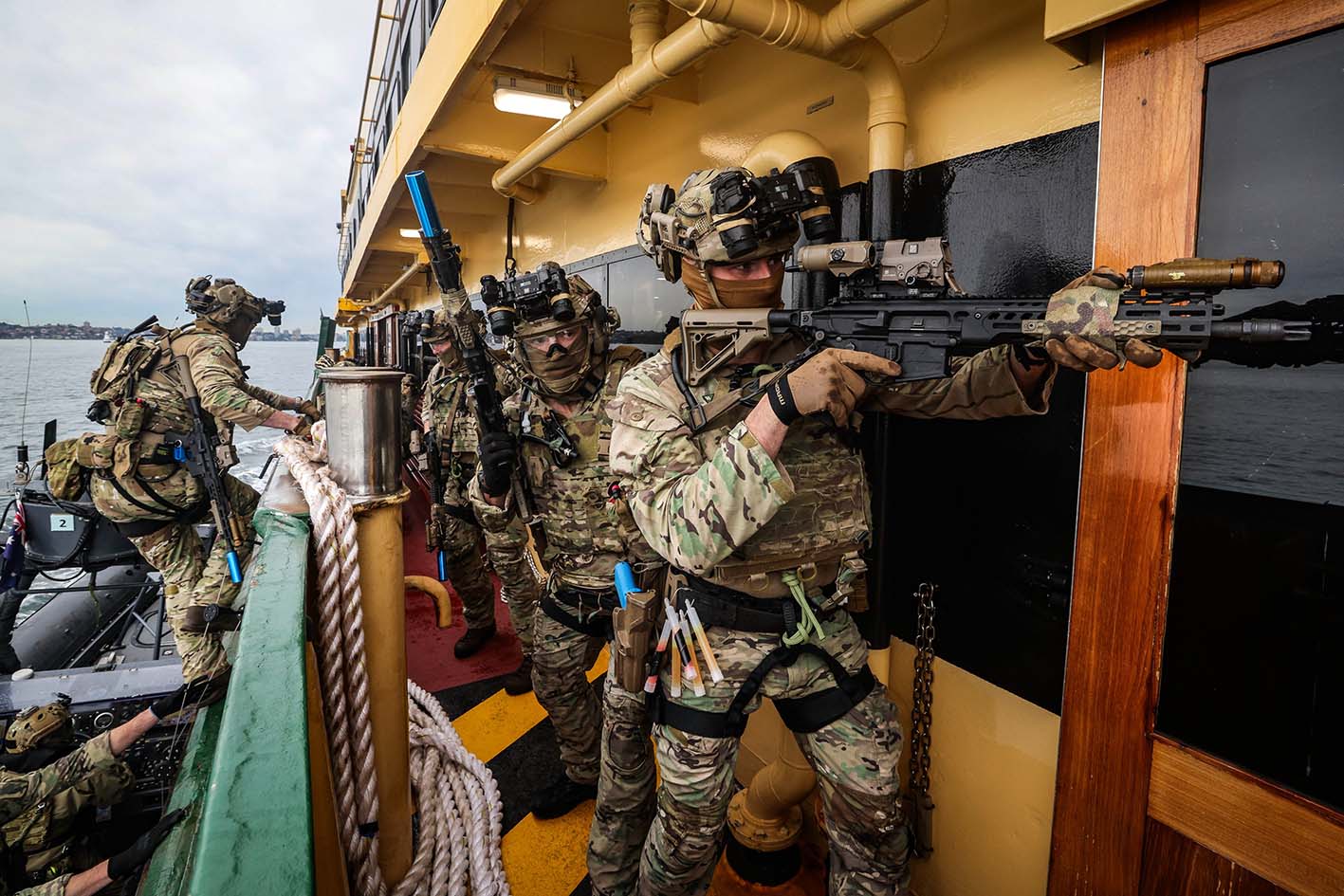 Future Commando Force - Magazine Raids